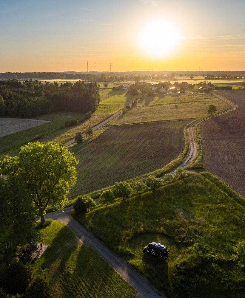 Naturnahe Camping-Stellplätze und Unterkünfte | hinterland.camp